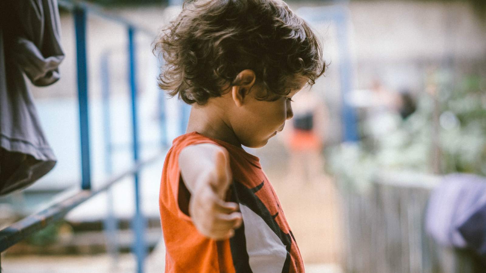 I mala deca mogu više od DA i NE! Evo kako da pokrenete zanimljive ...